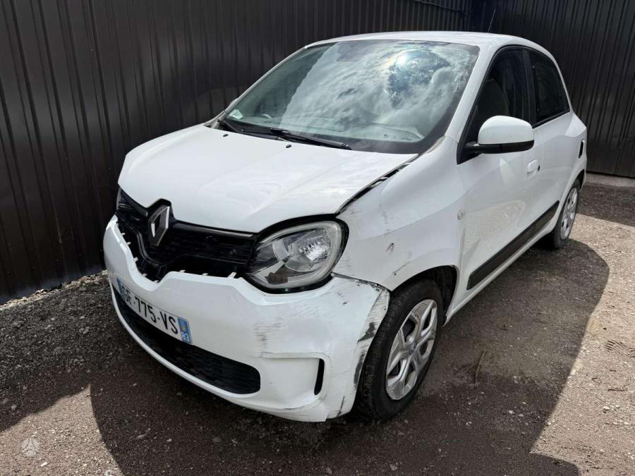 White Renault Twingo 2022 in Kaunas, with an engine capacity of 0.00 L and mileage of 35 thousand km for 5200 €, photo 6 on AUTOMOTO.COM.LV