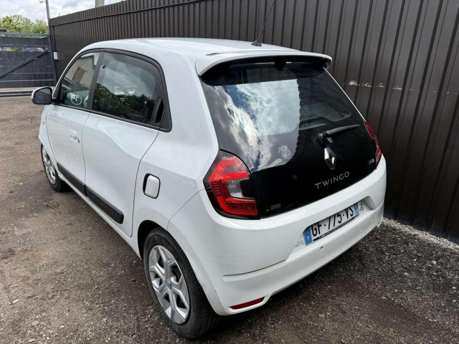 White Renault Twingo 2022 in Kaunas, with an engine capacity of 0.00 L and mileage of 35 thousand km for 5200 €, photo 8 on AUTOMOTO.COM.LV
