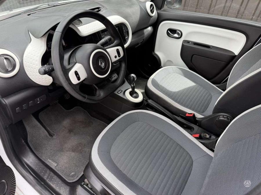 White Renault Twingo 2022 in Kaunas, with an engine capacity of 0.00 L and mileage of 35 thousand km for 5200 €, photo 10 on AUTOMOTO.COM.LV