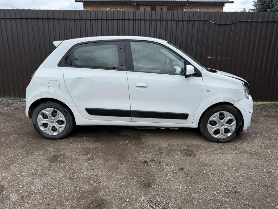 Balts Renault Twingo 2022 Kauņa, ar dzinēja tilpumu 0.00 L un nobraukumu 35 tūkst. km par 4999 €, foto 3 vietnē AUTOMOTO.COM.LV