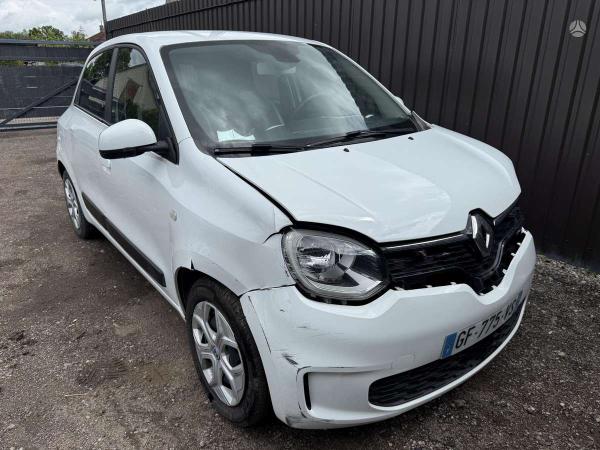 White Renault Twingo 2022 in Kaunas, with an engine capacity of 0.00 L and mileage of 34 thousand km for 4600 €, photo 1 on AUTOMOTO.COM.LV