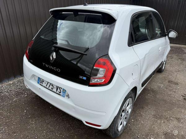 White Renault Twingo 2022 in Kaunas, with an engine capacity of 0.00 L and mileage of 34 thousand km for 4600 €, photo 3 on AUTOMOTO.COM.LV