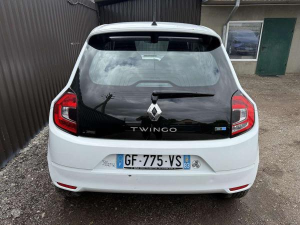 White Renault Twingo 2022 in Kaunas, with an engine capacity of 0.00 L and mileage of 34 thousand km for 4600 €, photo 4 on AUTOMOTO.COM.LV