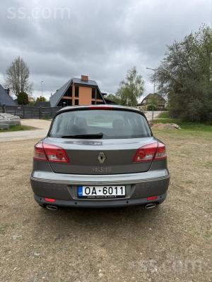 Pelēks Renault vel-satis 2006 Rīga, ar dzinēja tilpumu 2.00 L un nobraukumu 105 tūkst. km par 3150 €, foto 3 vietnē AUTOMOTO.COM.LV