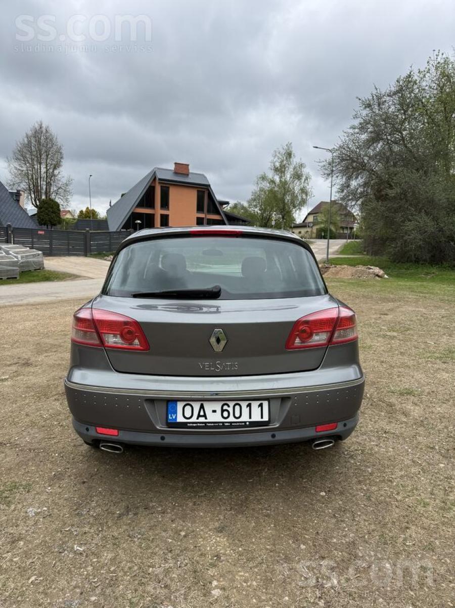 Pelēks Renault vel-satis 2006 Rīga, ar dzinēja tilpumu 2.00 L un nobraukumu 105 tūkst. km par 3150 €, foto 3 vietnē AUTOMOTO.COM.LV