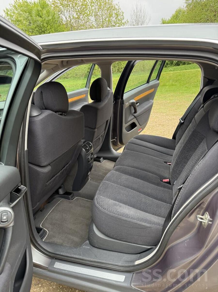 Pelēks Renault vel-satis 2006 Rīga, ar dzinēja tilpumu 2.00 L un nobraukumu 105 tūkst. km par 3150 €, foto 7 vietnē AUTOMOTO.COM.LV