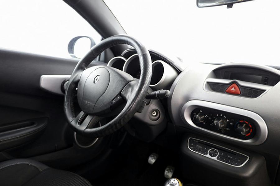 Blue Renault Wind 2011 in Tallinn, with an engine capacity of 1.10 L and mileage of 194 thousand km for 1799 €, photo 8 on AUTOMOTO.COM.LV