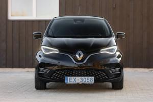 Black Renault Zoe 2020 in Jelgava, with an engine capacity of 0.00 L and mileage of 121 thousand km for 11500 €, photo 4 on AUTOMOTO.COM.LV
