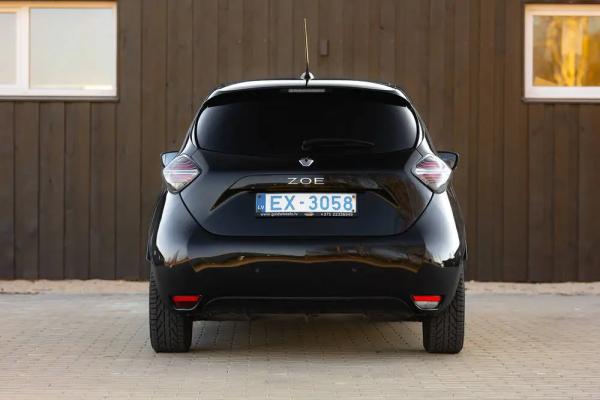 Black Renault Zoe 2020 in Jelgava, with an engine capacity of 0.00 L and mileage of 121 thousand km for 11500 €, photo 6 on AUTOMOTO.COM.LV