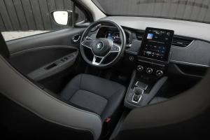 Black Renault Zoe 2020 in Jelgava, with an engine capacity of 0.00 L and mileage of 121 thousand km for 11500 €, photo 9 on AUTOMOTO.COM.LV