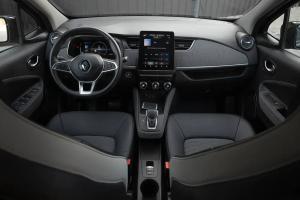 Black Renault Zoe 2020 in Jelgava, with an engine capacity of 0.00 L and mileage of 121 thousand km for 11500 €, photo 10 on AUTOMOTO.COM.LV
