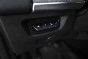 Black Renault Zoe 2020 in Jelgava, with an engine capacity of 0.00 L and mileage of 121 thousand km for 11500 €, photo 11 on AUTOMOTO.COM.LV