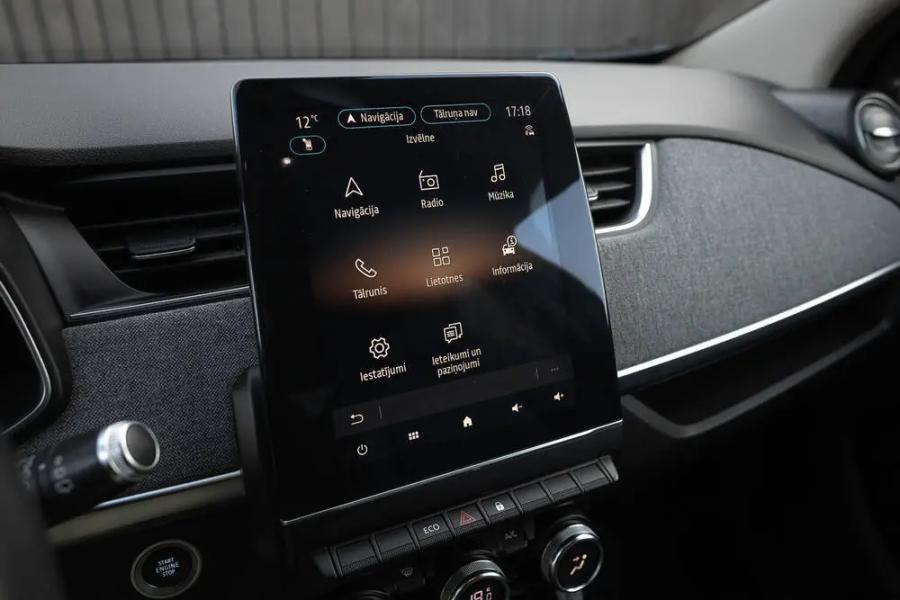 Black Renault Zoe 2020 in Jelgava, with an engine capacity of 0.00 L and mileage of 121 thousand km for 11500 €, photo 16 on AUTOMOTO.COM.LV