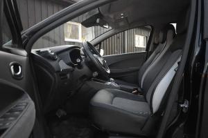 Black Renault Zoe 2020 in Jelgava, with an engine capacity of 0.00 L and mileage of 121 thousand km for 11500 €, photo 17 on AUTOMOTO.COM.LV