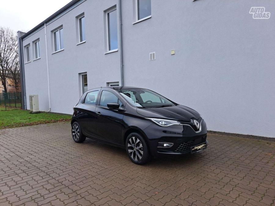 Black Renault Zoe 2023 in Kaunas, with an engine capacity of 0.00 L and mileage of 26 thousand km for 26925 €, photo 2 on AUTOMOTO.COM.LV