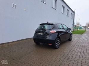 Black Renault Zoe 2023 in Kaunas, with an engine capacity of 0.00 L and mileage of 26 thousand km for 26925 €, photo 4 on AUTOMOTO.COM.LV