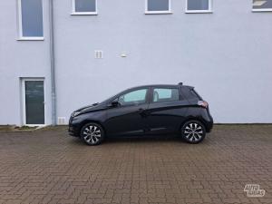 Black Renault Zoe 2023 in Kaunas, with an engine capacity of 0.00 L and mileage of 26 thousand km for 26925 €, photo 5 on AUTOMOTO.COM.LV