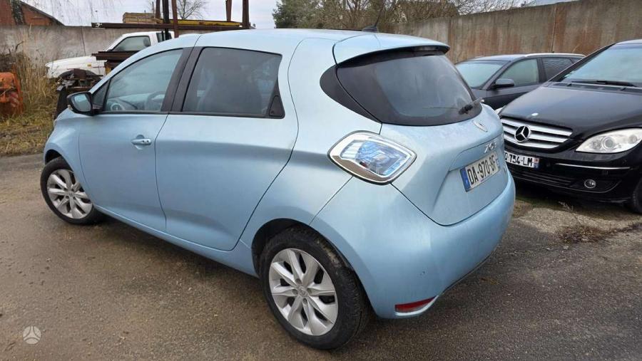 Zils Renault Zoe 2013 Panevēža, ar dzinēja tilpumu 0.00 L un nobraukumu 117 tūkst. km par 3000 €, foto 5 vietnē AUTOMOTO.COM.LV
