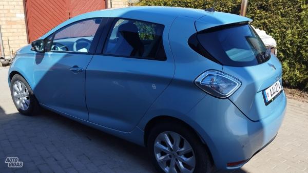 Blue Renault Zoe 2013 in Radviliskis, with an engine capacity of 0.00 L and mileage of 62 thousand km for 4990 €, photo 3 on AUTOMOTO.COM.LV