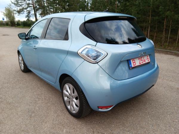 Blue Renault Zoe 2013 in Riga, with an engine capacity of 0.00 L and mileage of 149 thousand km for 5750 €, photo 2 on AUTOMOTO.COM.LV