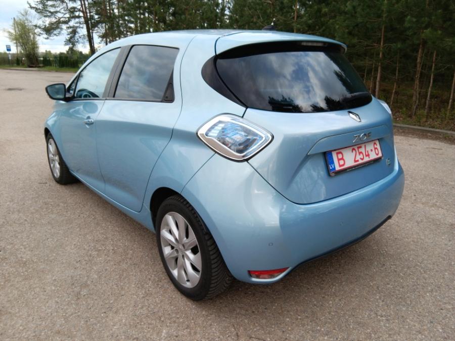 Blue Renault Zoe 2013 in Riga, with an engine capacity of 0.00 L and mileage of 149 thousand km for 5750 €, photo 3 on AUTOMOTO.COM.LV