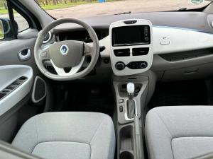 Blue Renault Zoe 2013 in Riga, with an engine capacity of 0.00 L and mileage of 149 thousand km for 5750 €, photo 10 on AUTOMOTO.COM.LV