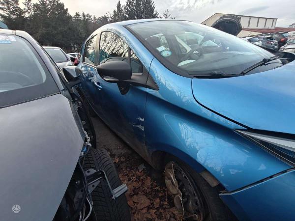 Blue Renault Zoe 2019 in Anyksciai, with an engine capacity of 0.00 L and mileage of 65 thousand km for 3700 €, photo 2 on AUTOMOTO.COM.LV