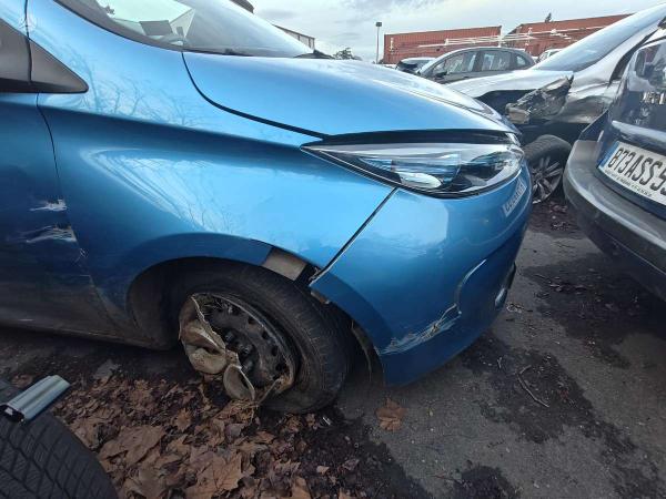 Blue Renault Zoe 2019 in Anyksciai, with an engine capacity of 0.00 L and mileage of 65 thousand km for 3700 €, photo 4 on AUTOMOTO.COM.LV