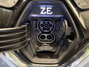 Zils Renault Zoe 2020 Bauska, ar dzinēja tilpumu 0.00 L un nobraukumu 99 tūkst. km par 11350 €, foto 15 vietnē AUTOMOTO.COM.LV