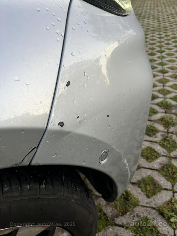 Grey Renault Zoe 2020 in Riga, with an engine capacity of 0.00 L and mileage of 95 thousand km for 12500 €, photo 11 on AUTOMOTO.COM.LV