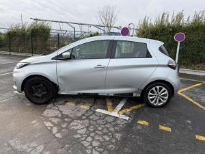 Grey Renault Zoe 2020 in Kaunas, with an engine capacity of 0.00 L and mileage of 99 thousand km for 4990 €, photo 6 on AUTOMOTO.COM.LV