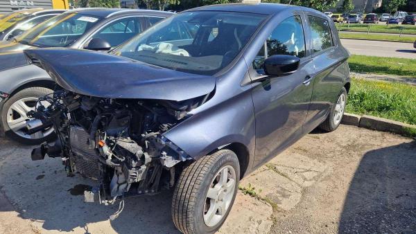 Grey Renault Zoe 2021 in Marijampole, with an engine capacity of 0.00 L and mileage of 36 thousand km for 5300 €, photo 10 on AUTOMOTO.COM.LV