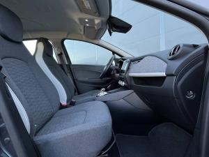 Pelēks Renault Zoe 2021 Rīga, ar dzinēja tilpumu 0.00 L un nobraukumu 113 tūkst. km par 14990 €, foto 6 vietnē AUTOMOTO.COM.LV