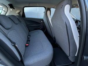 Pelēks Renault Zoe 2021 Rīga, ar dzinēja tilpumu 0.00 L un nobraukumu 113 tūkst. km par 14990 €, foto 7 vietnē AUTOMOTO.COM.LV