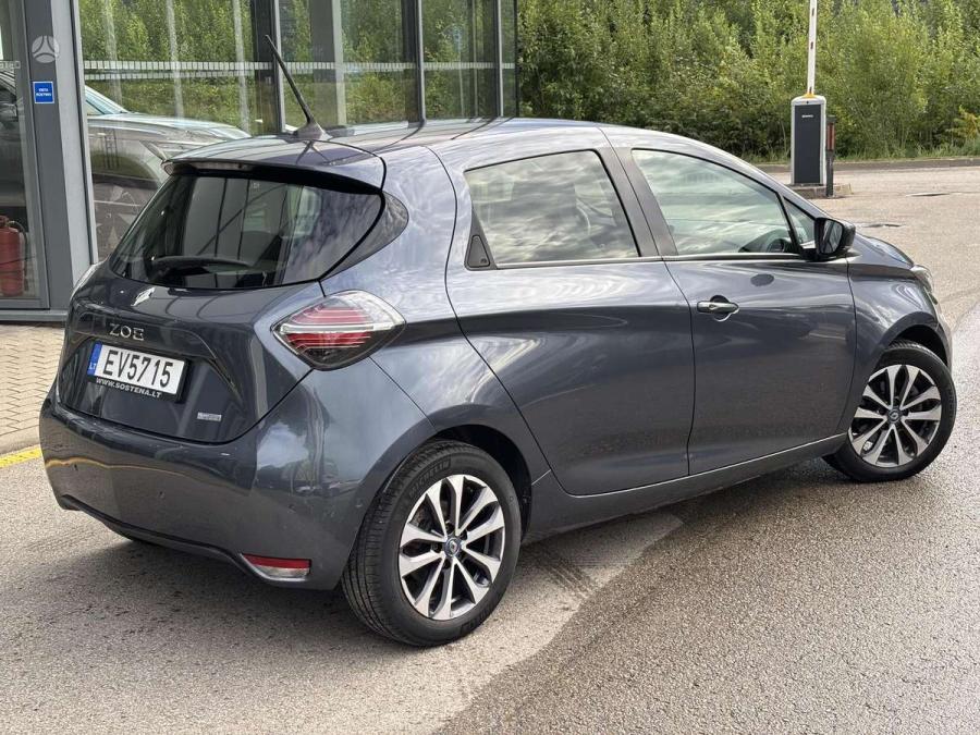 Grey Renault Zoe 2021 in Siauliai, with an engine capacity of 0.00 L and mileage of 71 thousand km for 13500 €, photo 4 on AUTOMOTO.COM.LV