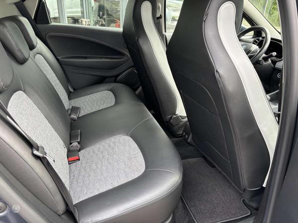 Grey Renault Zoe 2021 in Siauliai, with an engine capacity of 0.00 L and mileage of 71 thousand km for 13500 €, photo 6 on AUTOMOTO.COM.LV