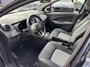 Grey Renault Zoe 2021 in Siauliai, with an engine capacity of 0.00 L and mileage of 71 thousand km for 13500 €, photo 8 on AUTOMOTO.COM.LV