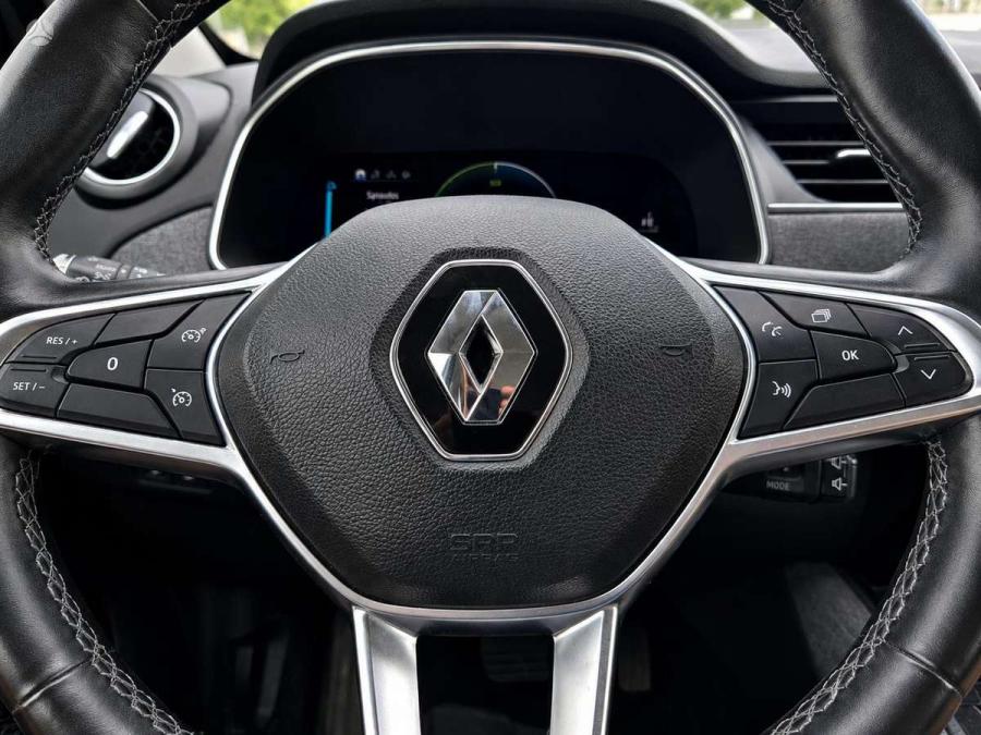Grey Renault Zoe 2021 in Pakruojis, with an engine capacity of 0.00 L and mileage of 102 thousand km for 10400 €, photo 19 on AUTOMOTO.COM.LV