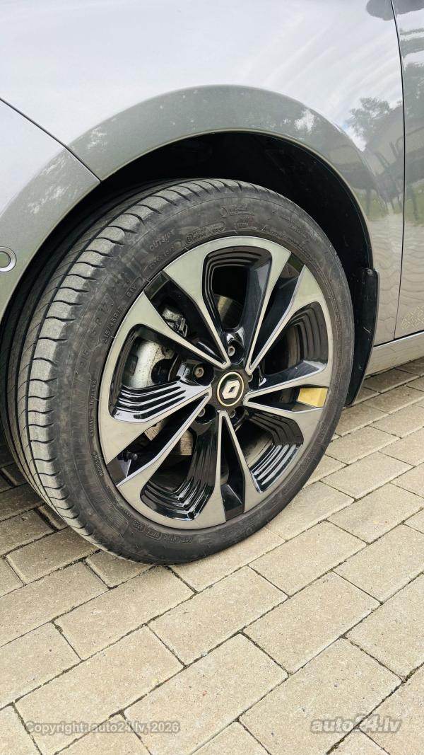 Grey Renault Zoe 2023 in Voru, with an engine capacity of 0.00 L and mileage of 27 thousand km for 16990 €, photo 5 on AUTOMOTO.COM.LV