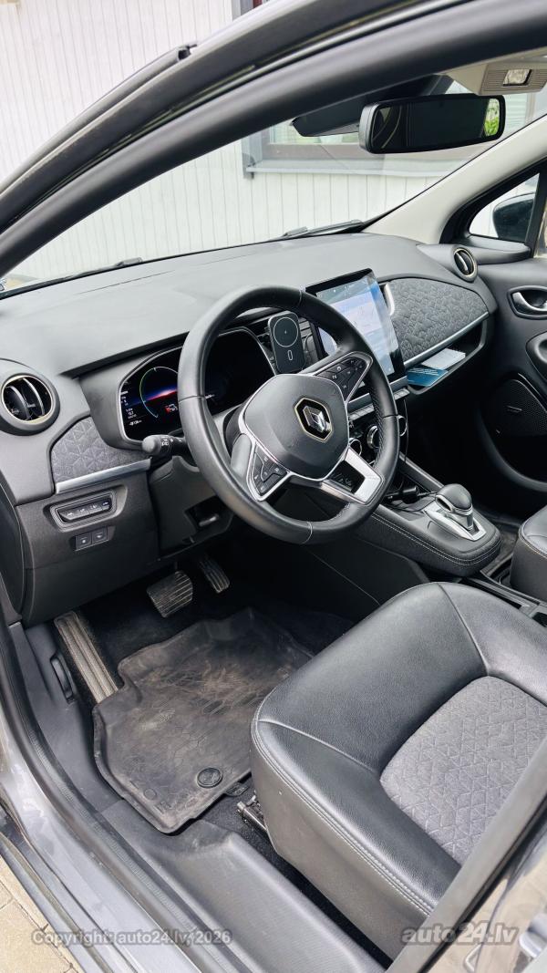 Grey Renault Zoe 2023 in Voru, with an engine capacity of 0.00 L and mileage of 27 thousand km for 16990 €, photo 7 on AUTOMOTO.COM.LV