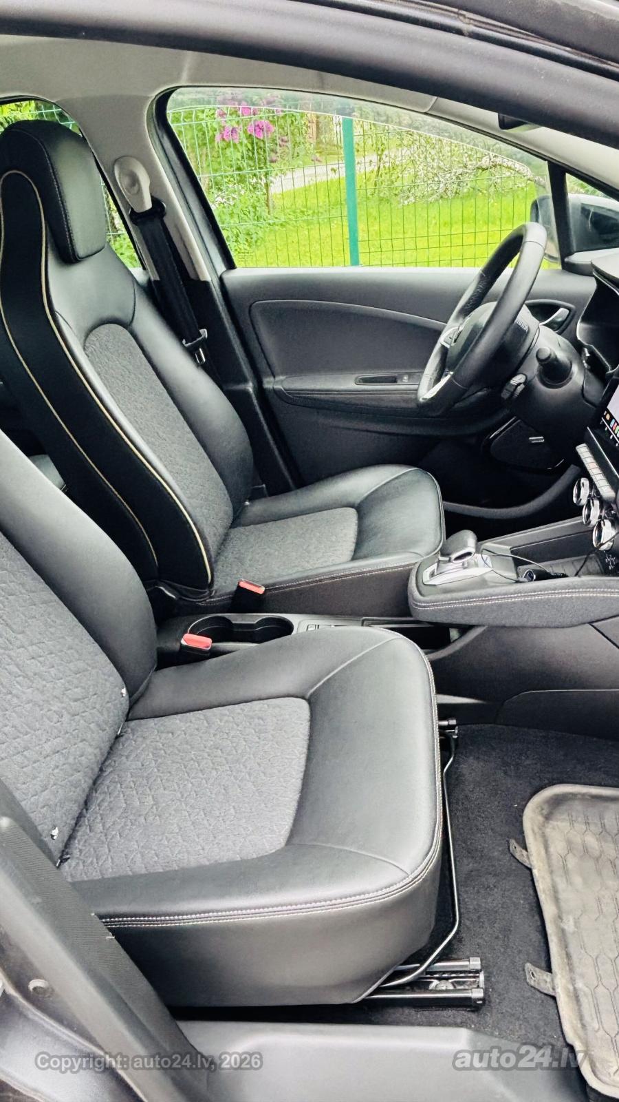 Grey Renault Zoe 2023 in Voru, with an engine capacity of 0.00 L and mileage of 27 thousand km for 16990 €, photo 14 on AUTOMOTO.COM.LV