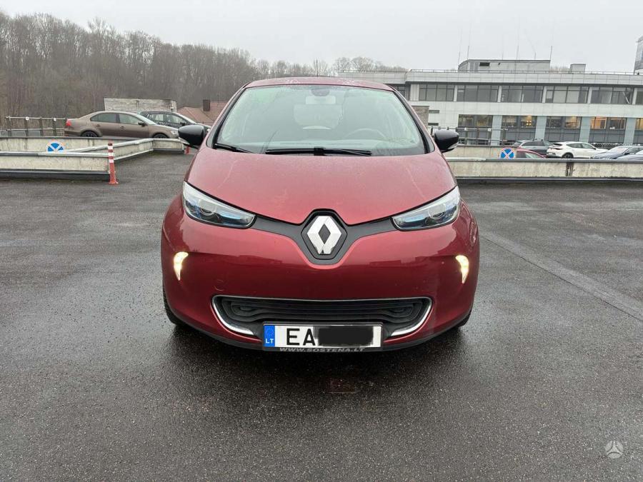 Red Renault Zoe 2017 in Vilnius, with an engine capacity of 0.00 L and mileage of 99 thousand km for 8400 €, photo 1 on AUTOMOTO.COM.LV