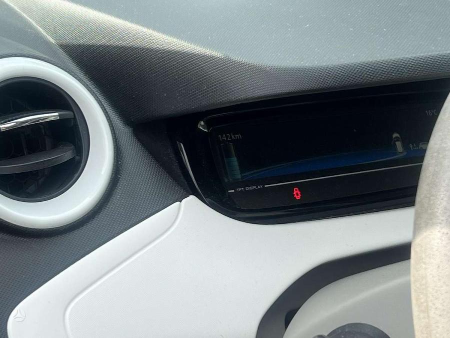 Sarkans Renault Zoe 2018 Tauragė, ar dzinēja tilpumu 0.00 L un nobraukumu 117 tūkst. km par 5400 €, foto 11 vietnē AUTOMOTO.COM.LV