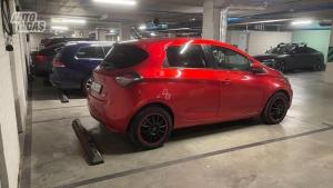 Red Renault Zoe 2021 in Vilnius, with an engine capacity of 0.00 L and mileage of 57 thousand km for 10500 €, photo 6 on AUTOMOTO.COM.LV