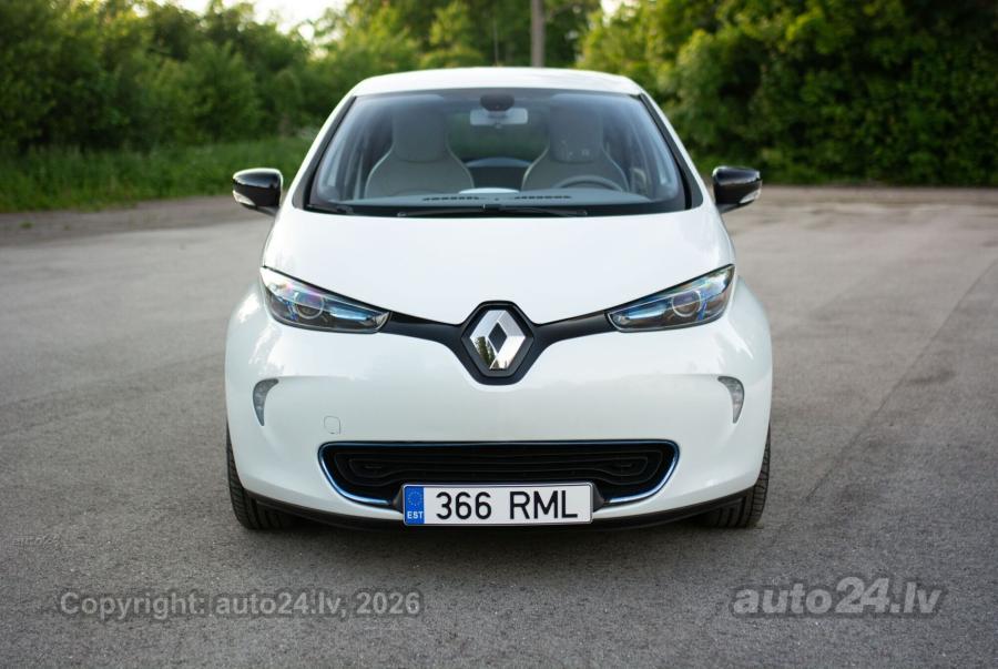 White Renault Zoe 2013 in Parnu, with an engine capacity of 0.00 L and mileage of 99 thousand km for 5990 €, photo 3 on AUTOMOTO.COM.LV