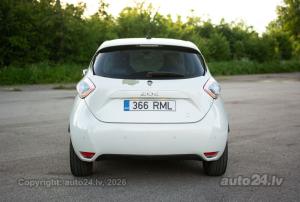 White Renault Zoe 2013 in Parnu, with an engine capacity of 0.00 L and mileage of 99 thousand km for 5990 €, photo 6 on AUTOMOTO.COM.LV