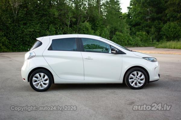 White Renault Zoe 2013 in Parnu, with an engine capacity of 0.00 L and mileage of 99 thousand km for 5990 €, photo 7 on AUTOMOTO.COM.LV