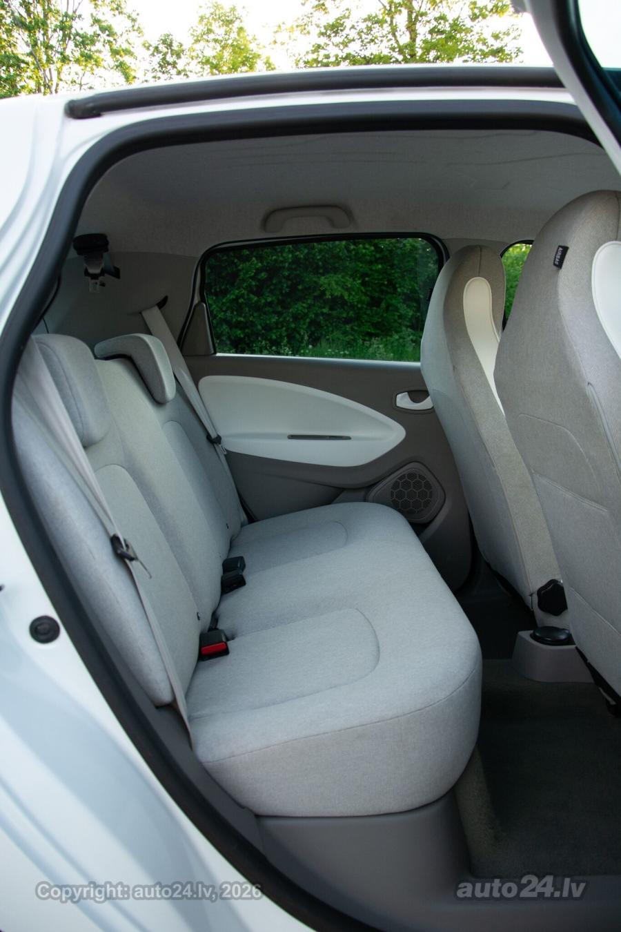 White Renault Zoe 2013 in Parnu, with an engine capacity of 0.00 L and mileage of 99 thousand km for 5990 €, photo 22 on AUTOMOTO.COM.LV