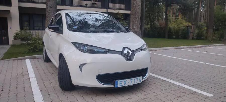 Balts Renault Zoe 2013 Rīga, ar dzinēja tilpumu 0.00 L un nobraukumu 104 tūkst. km par 5900 €, foto 1 vietnē AUTOMOTO.COM.LV
