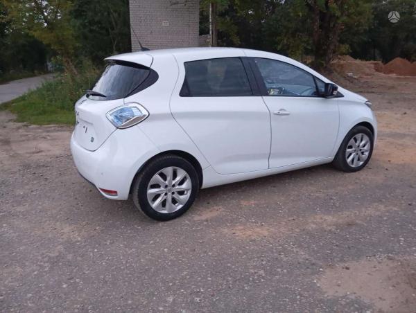 White Renault Zoe 2013 in Vilnius, with an engine capacity of 0.00 L and mileage of 170 thousand km for 5450 €, photo 6 on AUTOMOTO.COM.LV
